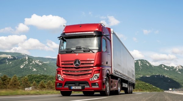 Mercedes-Benz unveils new Actros - Truckanddriver.co.uk